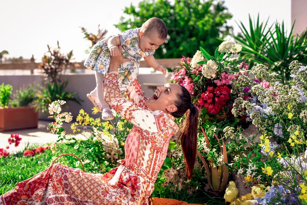 Kids and Pregnant Photoshoot in Crete Rethymno | Denys Fionov
