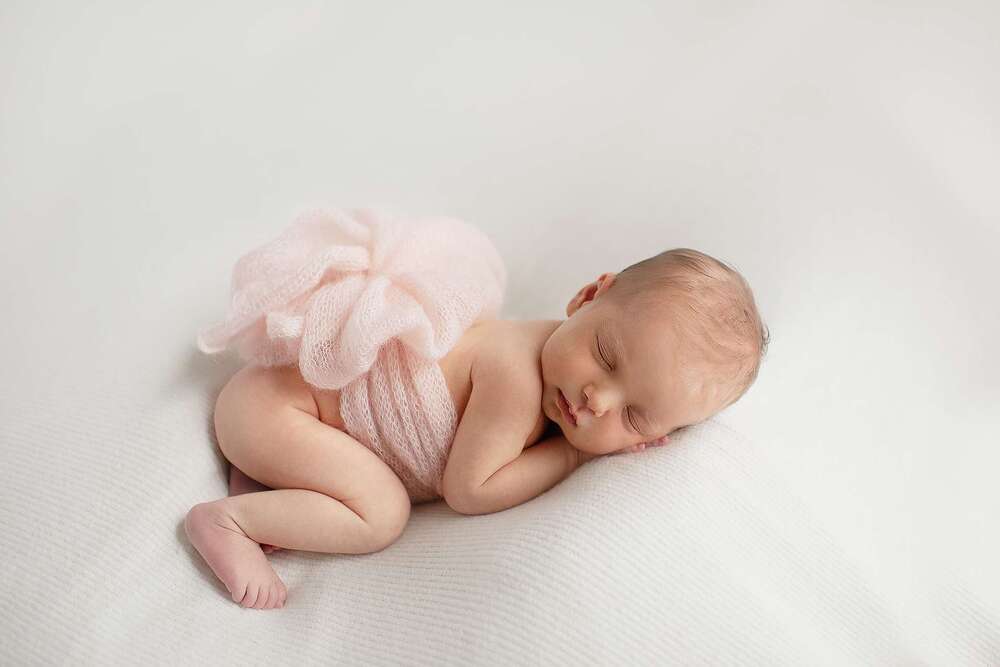 Newborn and maternity photographer in Singapore - Anna Panchenko