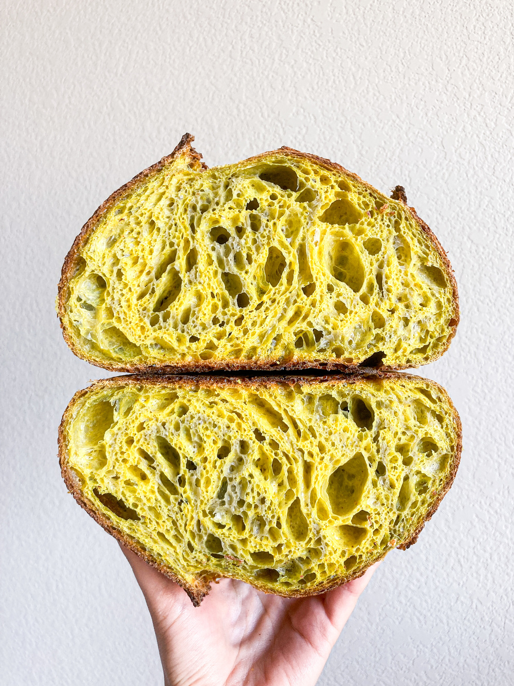 Turmeric & green spirulina sourdough